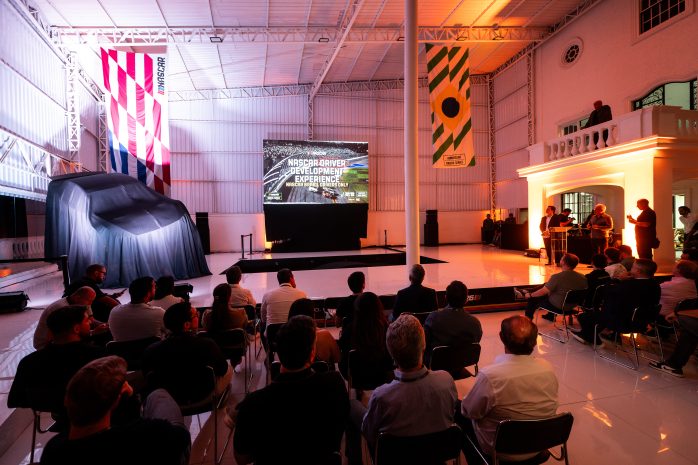 Novo carro da NASCAR Brasil simboliza evolução e mentalidade de futuro ...